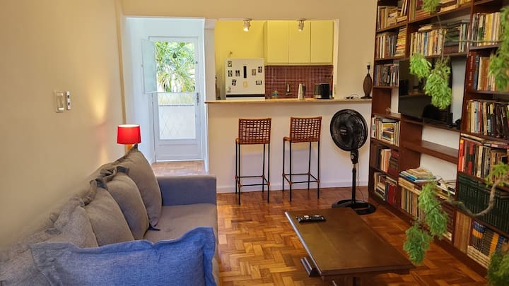 Quarto E Sala Com Suíte E Vista Para O Verde - Rio de Janeiro