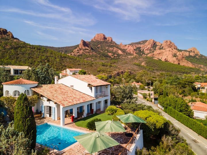 Villa Vue Panoramique Et Piscine à Saint-raphaël - Fréjus