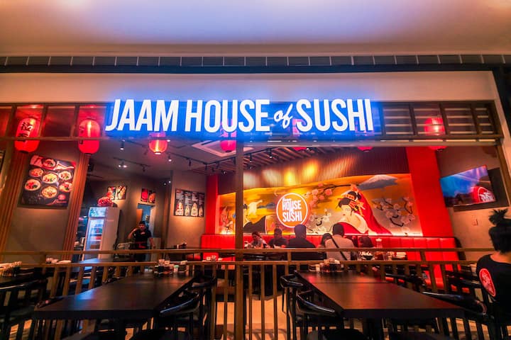 2 Br Yellowstone National Makati Swim Gym Park 300 - Makati