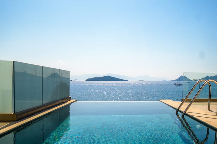 Sunset Villa & Infinity Pool - Turgutreis