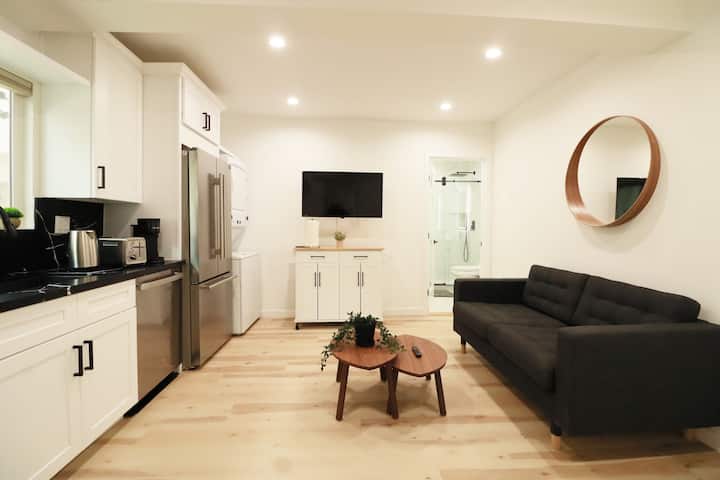Comfortable & Modern 1br | Prime Weho - Beverly Hills, CA