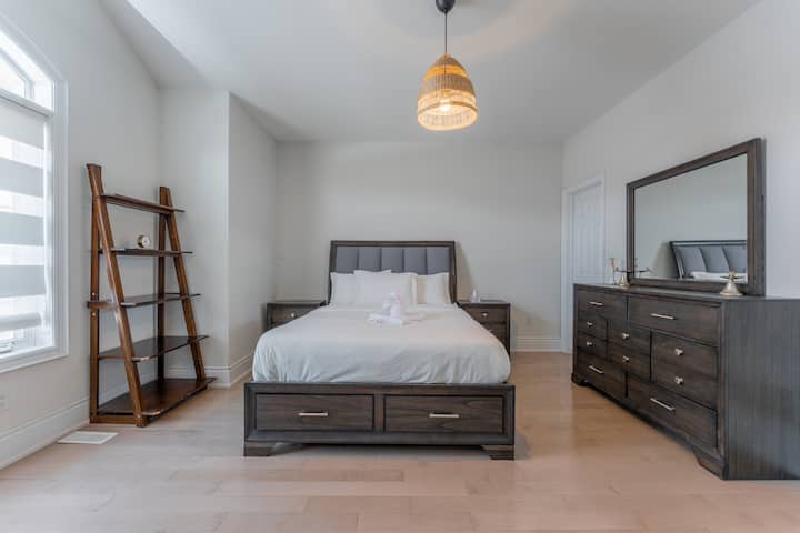 Relax & Unwind-beautiful 3br Home In Brampton - Bolton, ON, Canada