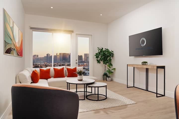 2br •King Bed •2 Queens • Sleeps 7 • Near Strip - Las Vegas, NV