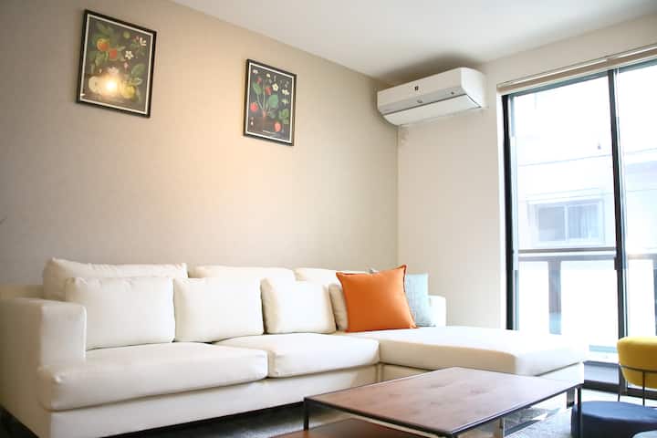 駅近1分/usjも道頓堀も車で15分！駐車場付貸切戸建　Cs21 - Osaka, Japan