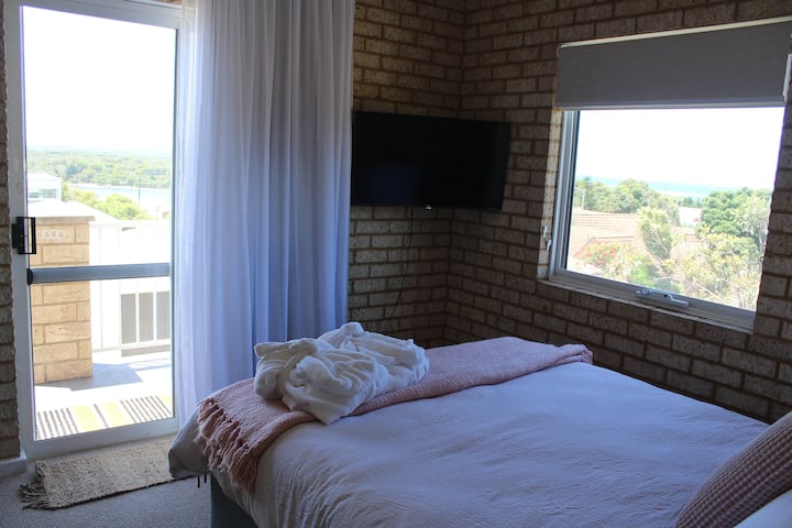 Deluxe Room With Bathroom - Augusta