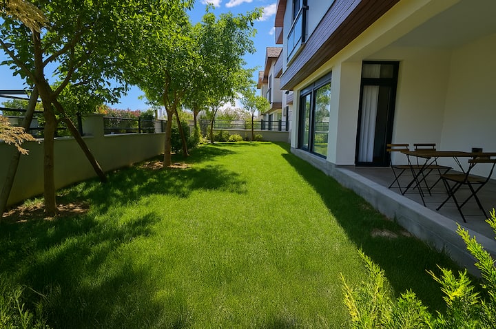 Professionally Maintained, Spacious New Suites 2-2 - Lara Beach