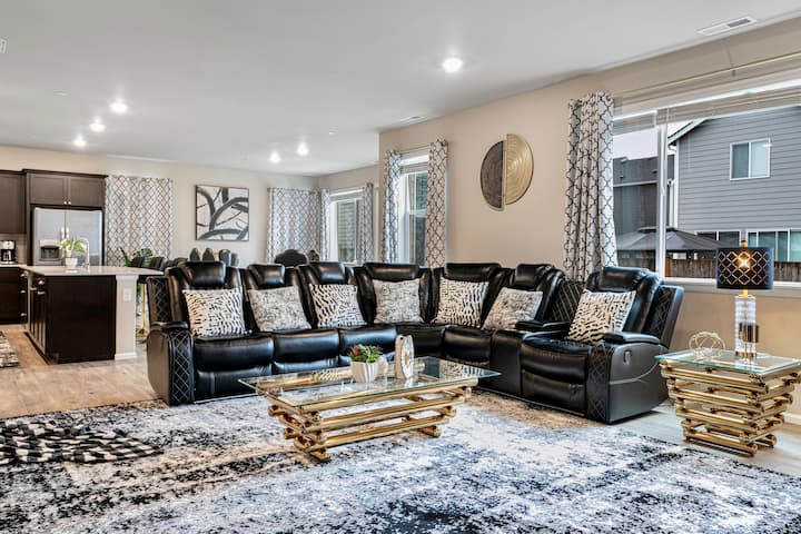 11. Multigen Villa: Central Ac, Fenced Yard - Fife, WA