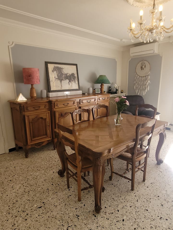 Confortable Appartement Au Centre D'alès - アレス