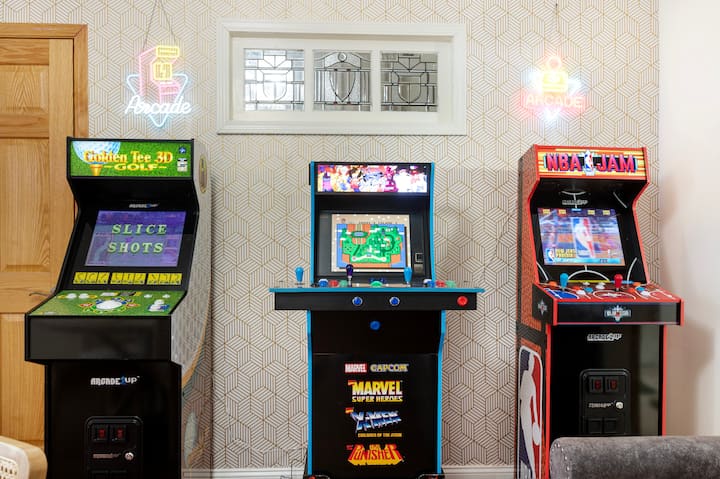 Garage Parking Mins To Wrigley Sleeps 10 Arcades - Chicago, IL