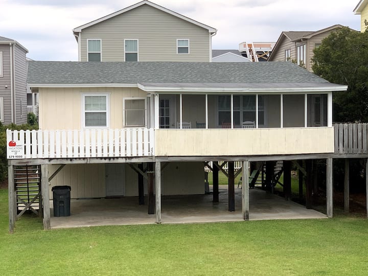 Charming Quaint Cottage Walk To The Beach - Ocean Isle Beach, NC