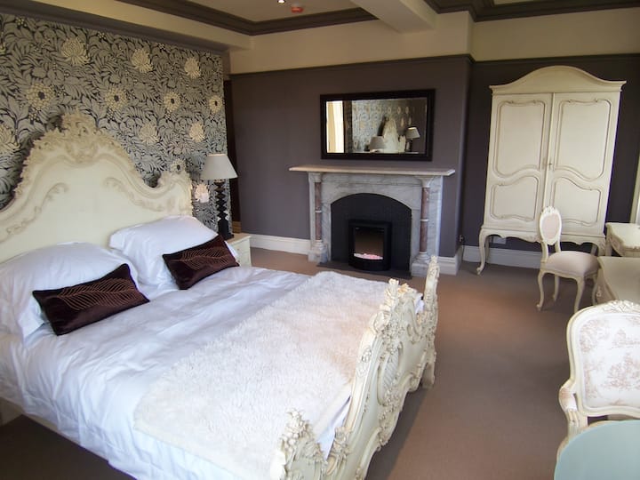 Deluxe Suite, In Bagshaw Hall, Bakewell - Bakewell