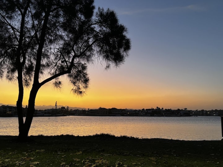 The Oak Villa - Surfers Paradise