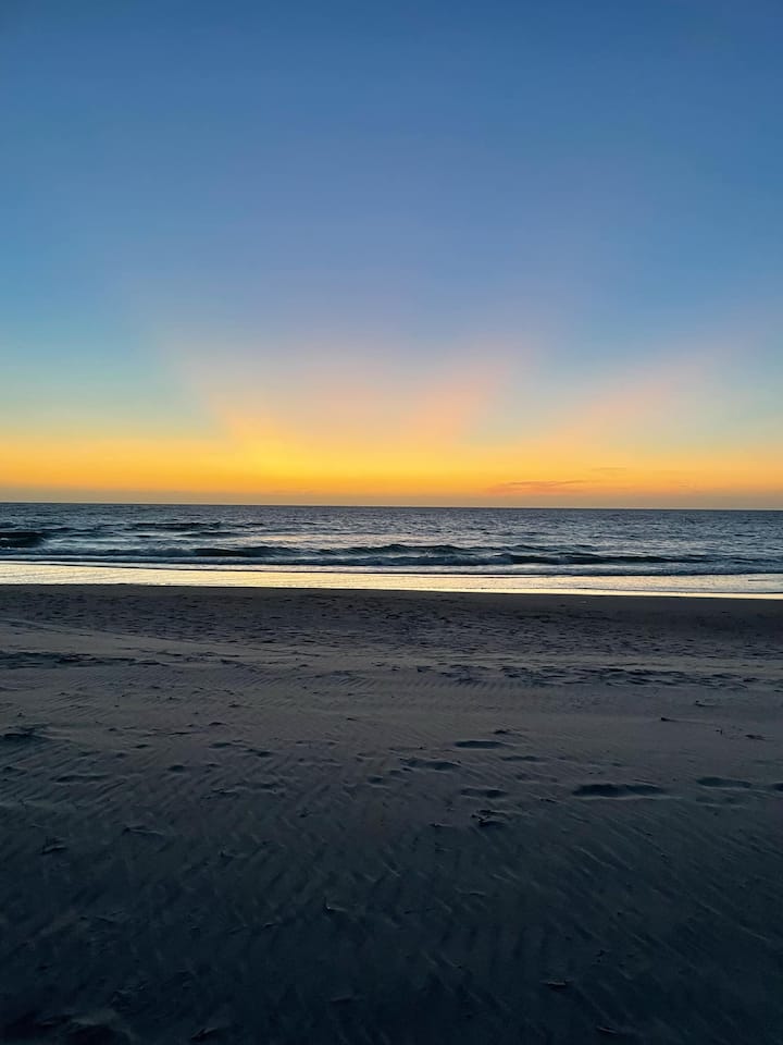 Beach Side Unit - Glenelg