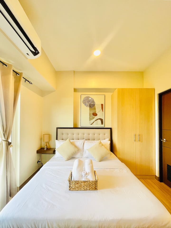 * *33 Elegant City Studio - Iloilo City