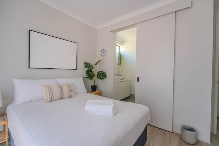 Shop & Stay Karrinyup Retreat - Perth
