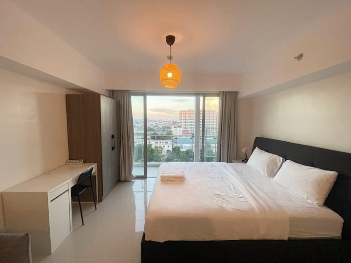 Cod| Airport |Ayala Mall |Aseana| Kingsize Bed - Parañaque
