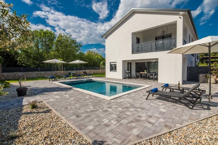 Holiday House Tara & Lana Ii With Heated Pool - Krk