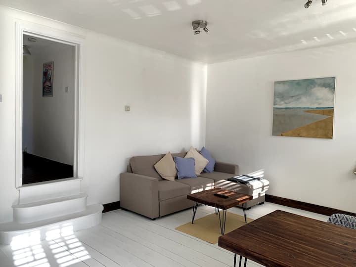 Charming 2-bedroom Maisonette - Southend-on-Sea
