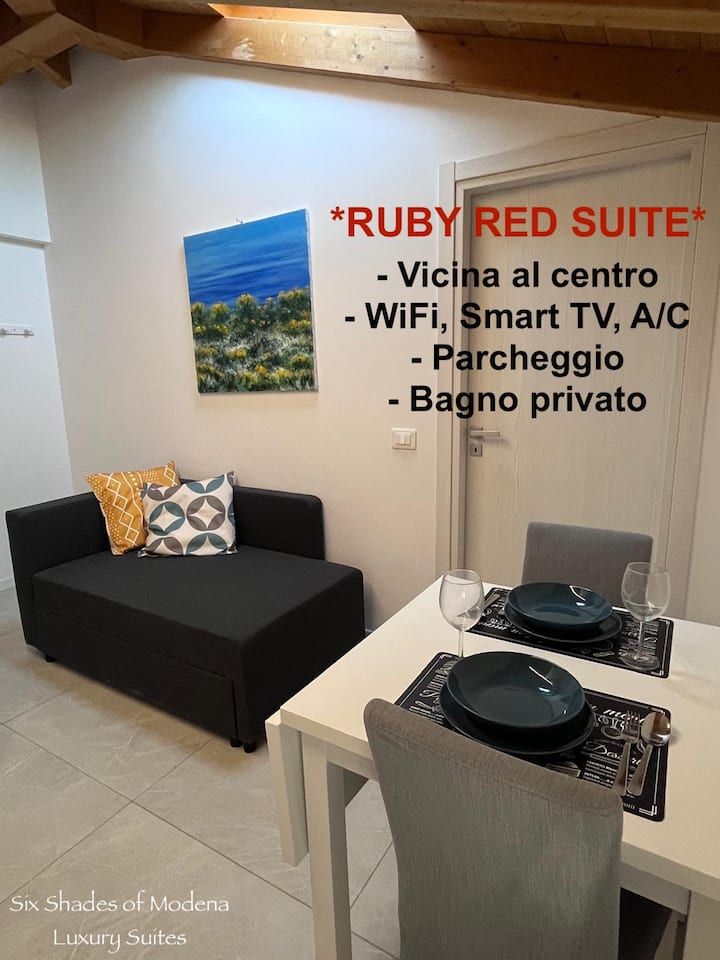 *Ruby Red Suite* Fully Renovated With Free Parking - Módena