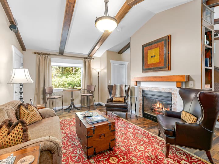 Tiffany Hill - Lexington Suite - Sierra Nevada