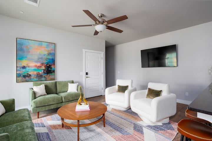 H2 Spacious & Urban Modern Condo - Great Location! - Deep Deuce - Oklahoma City