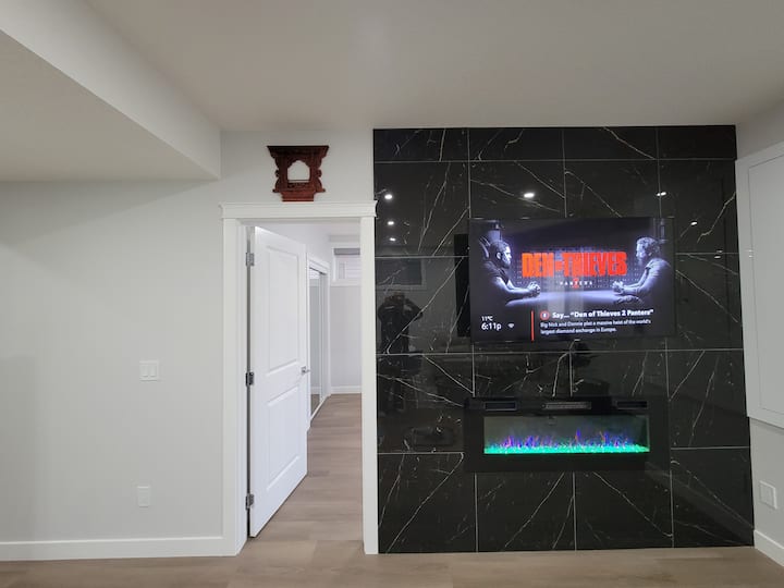 Cozy And Modern Suite - Your Home Away From Home! - Calgary