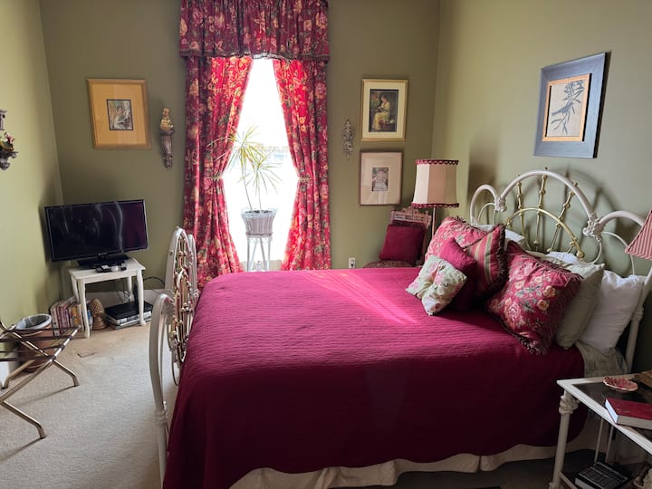 Bridges-hall Manor Queen Room 2 - Mississippi