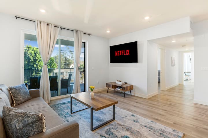Modern 2br Near Universalstudios - Los Angeles, CA
