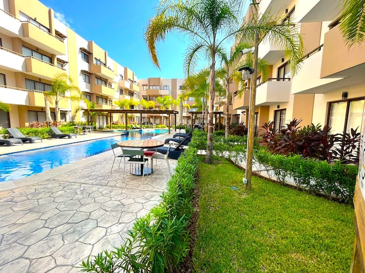 Depto. 1er Piso Con Alberca, A Pasos De La Playa - Mazatlan