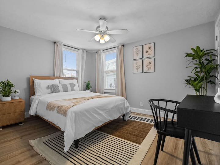 Group Trip | 9br 12beds 3 Sofa Beds + Outdoor - Boston, MA