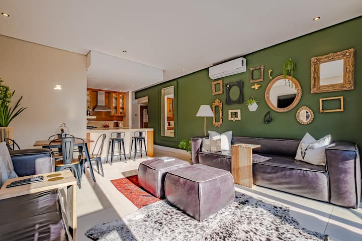 Chic Explorer’s Hideaway–doorstep Of Cafes & Ocean - Hermanus