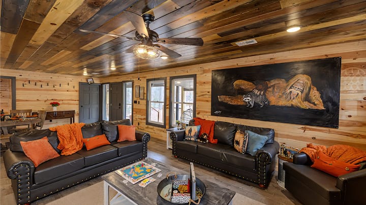 Sleeps 28-8 Brs, Arcade, Theater, Sasquatch-themed - Sevierville, TN