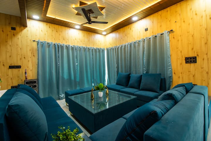 Heaven Greens Independent Farmhouse With Pool - Noida