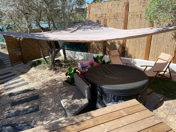 La Tiny House Des Oliviers Avec Son Jacuzzi - Les Baux-de-Provence