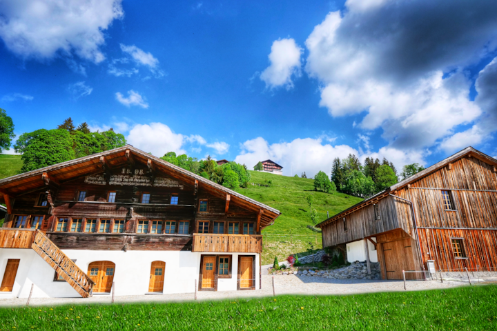 Fully Restored, 6 Ensuite Br, Top Location, Sunny - Zweisimmen