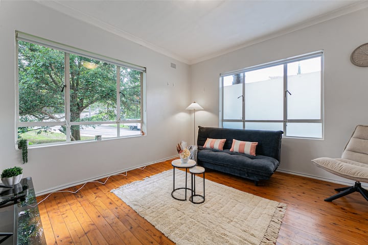 Cozy & Stylish Cremorne Comfort | Parking - North Sydney