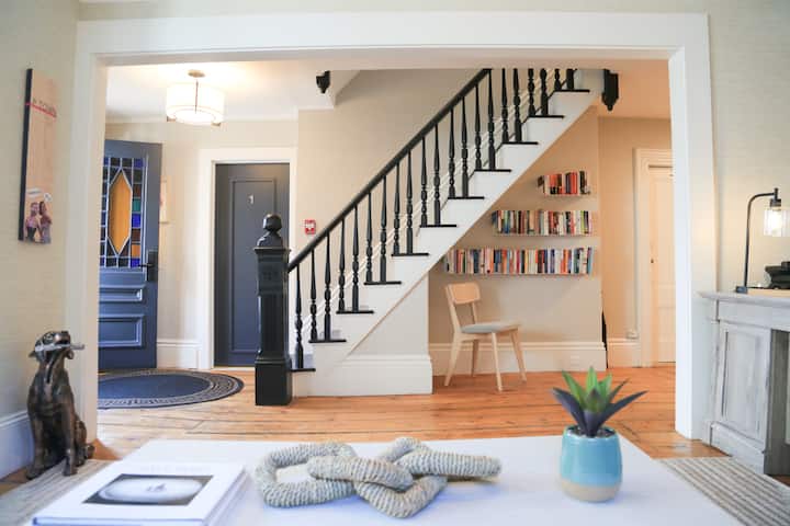 Waterford Inn ~ Deluxe Queen - Provincetown, MA