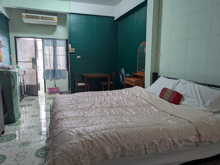 Hidden Local Stay With Old Town Vibes Experience - Mueang Pathum Thani District