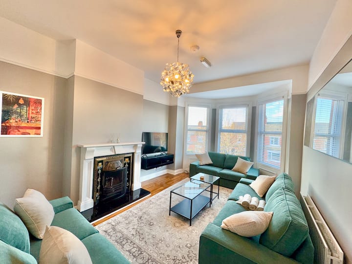 Penthouse @ The Urban Oasis - Great Location! - Belfast