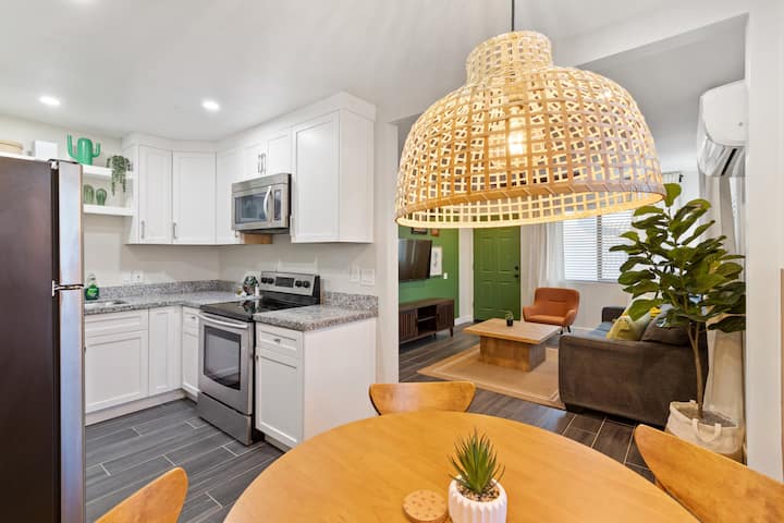 Desert Flower Retreat - Phoenix, AZ