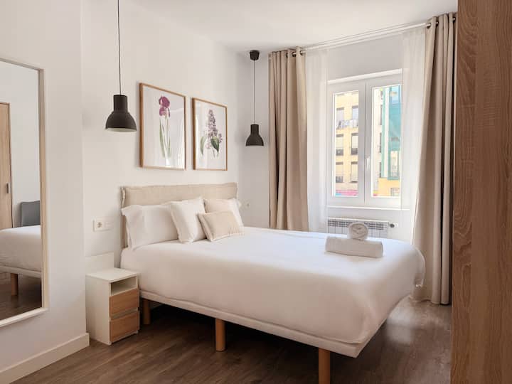 Santa Ana Plaza By Clabao - Pampelune