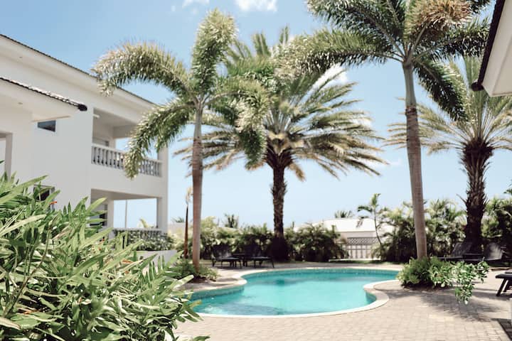 High-end 1br With Tropical Garden & Pool - Curaçao