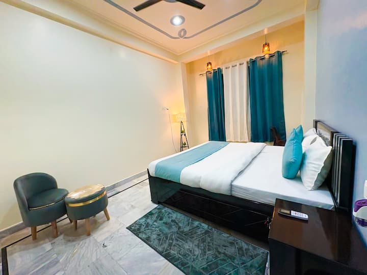2bhk Flat Near Kaal Bhairav, Secure & Central. - Varanasi