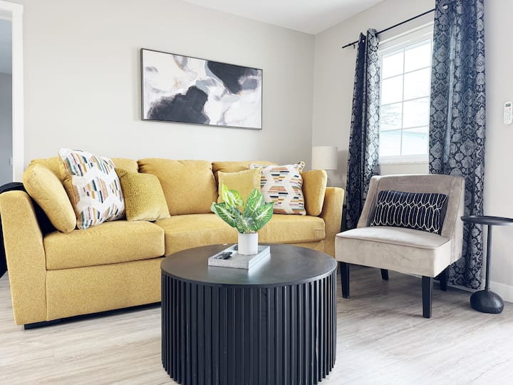 Riverstone A | King 1bd/1ba Apt In Newburgh - Newburgh, IN