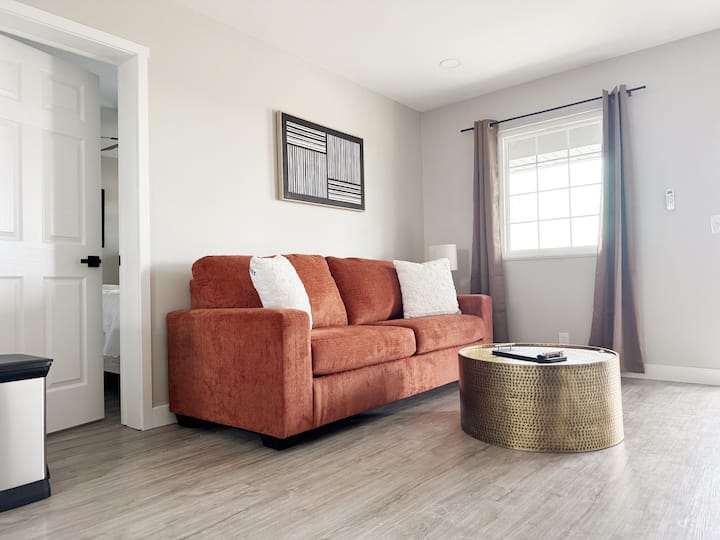 Riverstone D | King 1bd/1ba Apt In Newburgh - Newburgh, IN