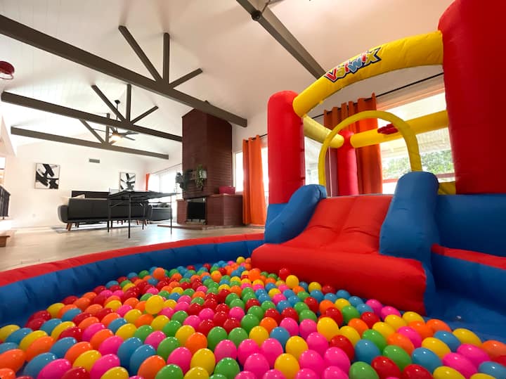Bounce House + Pool! Family Home - Fullerton, CA