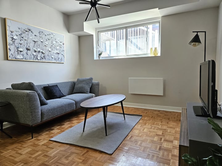 Where Comfort Meets Cozy Vibes - Montreal