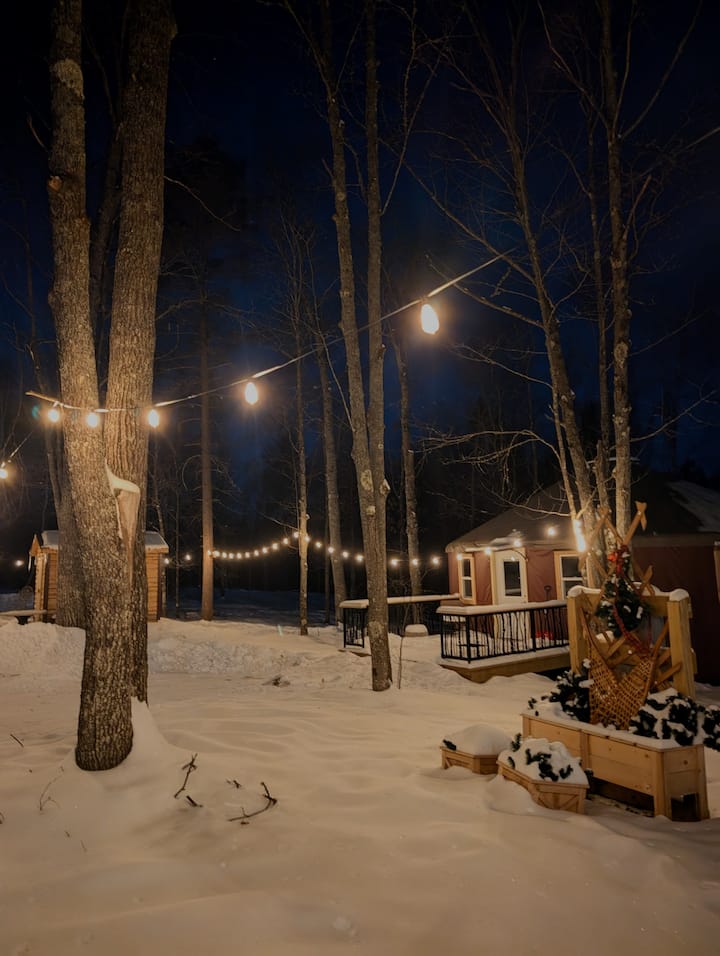 'Redwood' Cozy Luxury Yurt With Sauna & Wi-fi - Manitowish Waters, WI