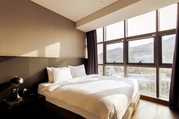 홈즈레드*홈즈스위트킹*남산,서울 야경,서울중구 교통중심지,K-pop <2~3인실> - Seoul