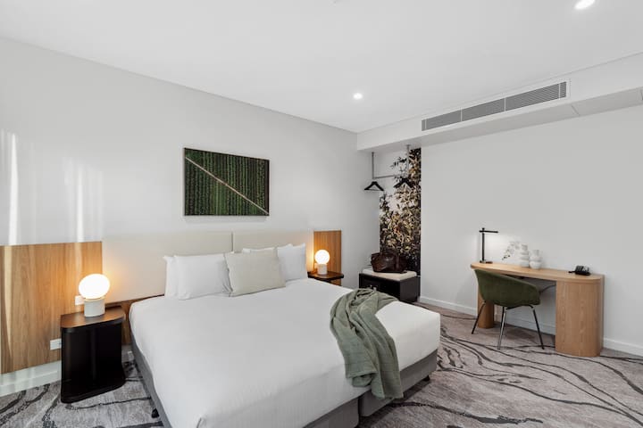 New Hotel! Adjoining Two Bedroom + City Views - Sydney